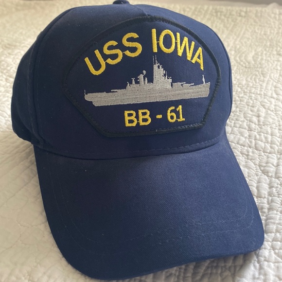 Military | Accessories | Uss Iowa Bb6 Hat Medallion Wwii Korean War New ...